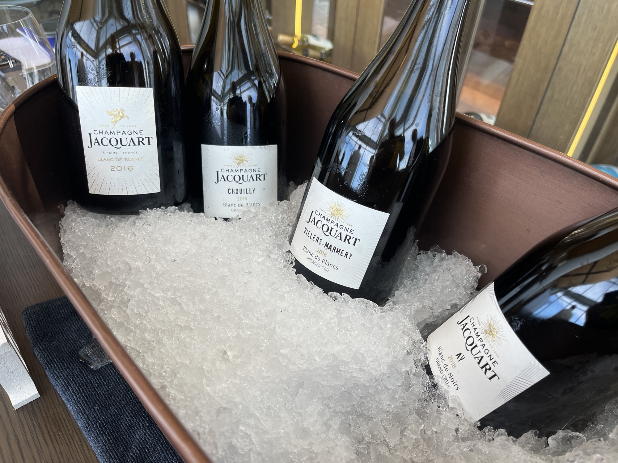 Champagne super-cuvées with honesty - the Champagne Jacquart Triple 1 ...